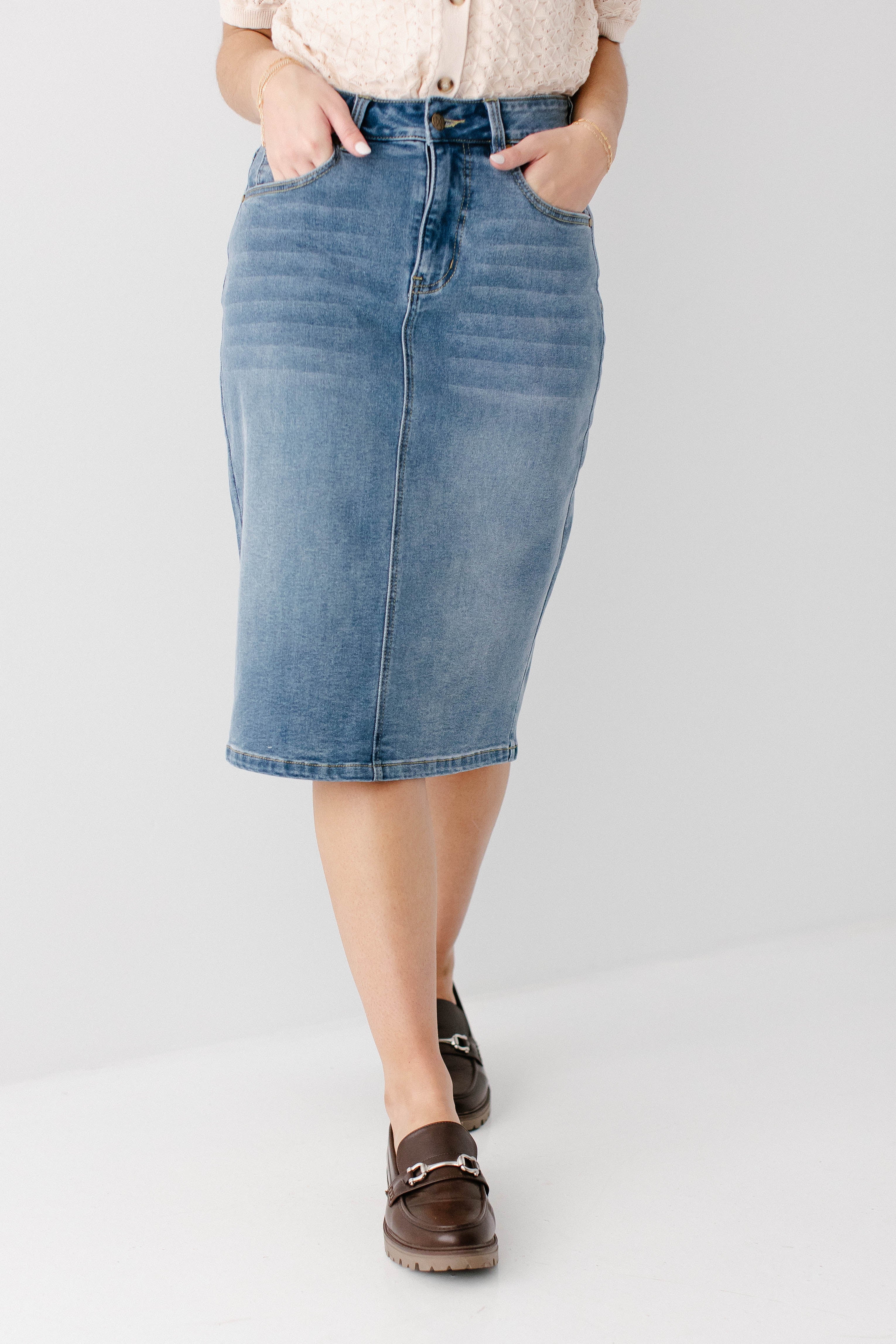 'Shannon' Curve Fit Stretch Denim Skirt – The Main Street Exchange