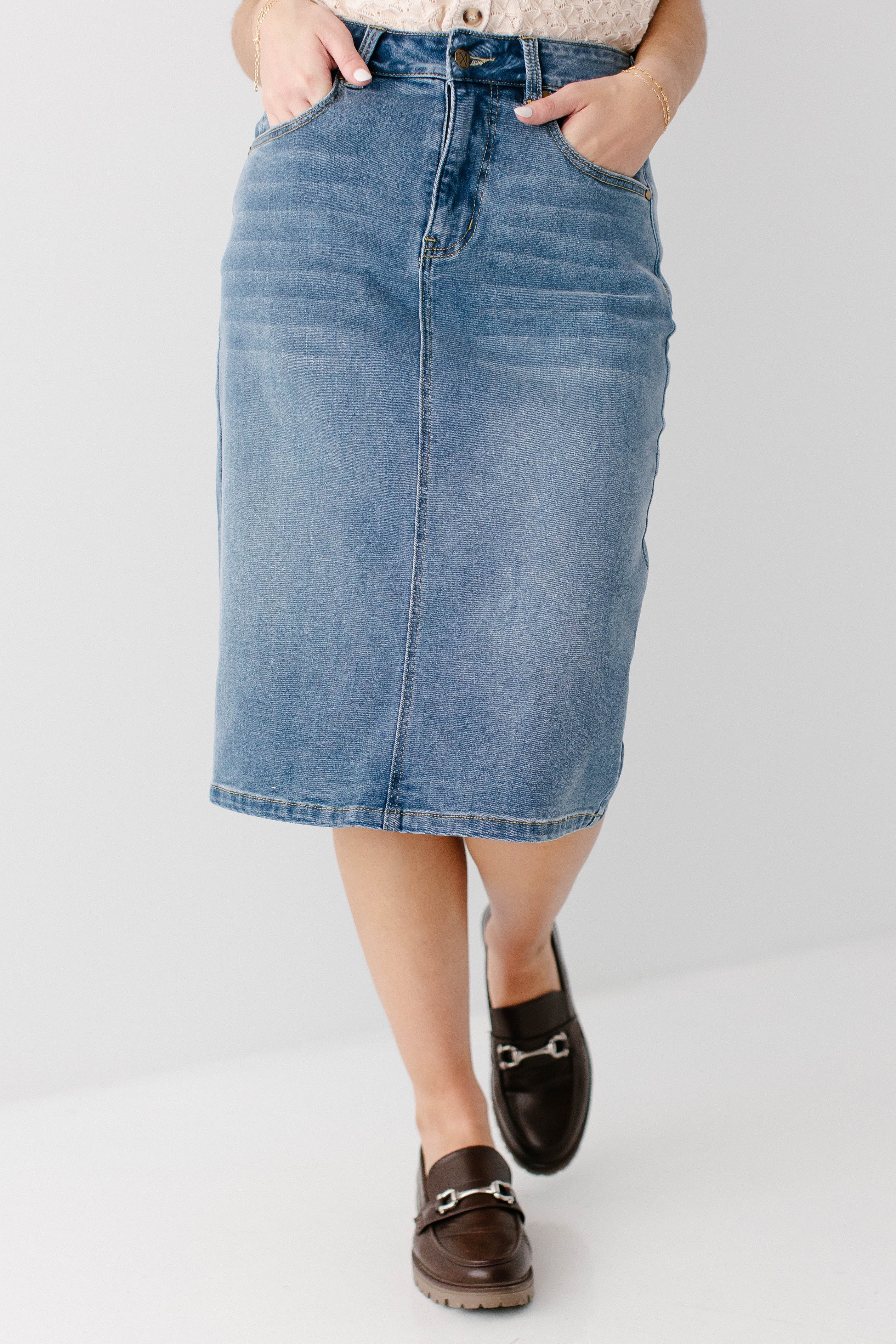 'Shannon' Curve Fit Stretch Denim Skirt – The Main Street Exchange